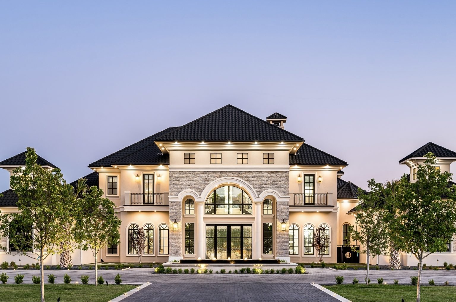 How much household staff do you need for a 30 000 sq ft 1 acre Private ...